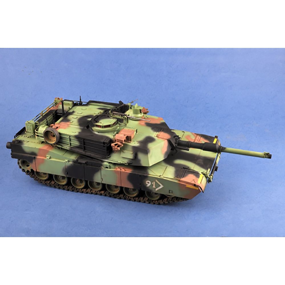 Bachmann Europe plc - US Army M1A1 Abrams AIM Main Battle Tank
